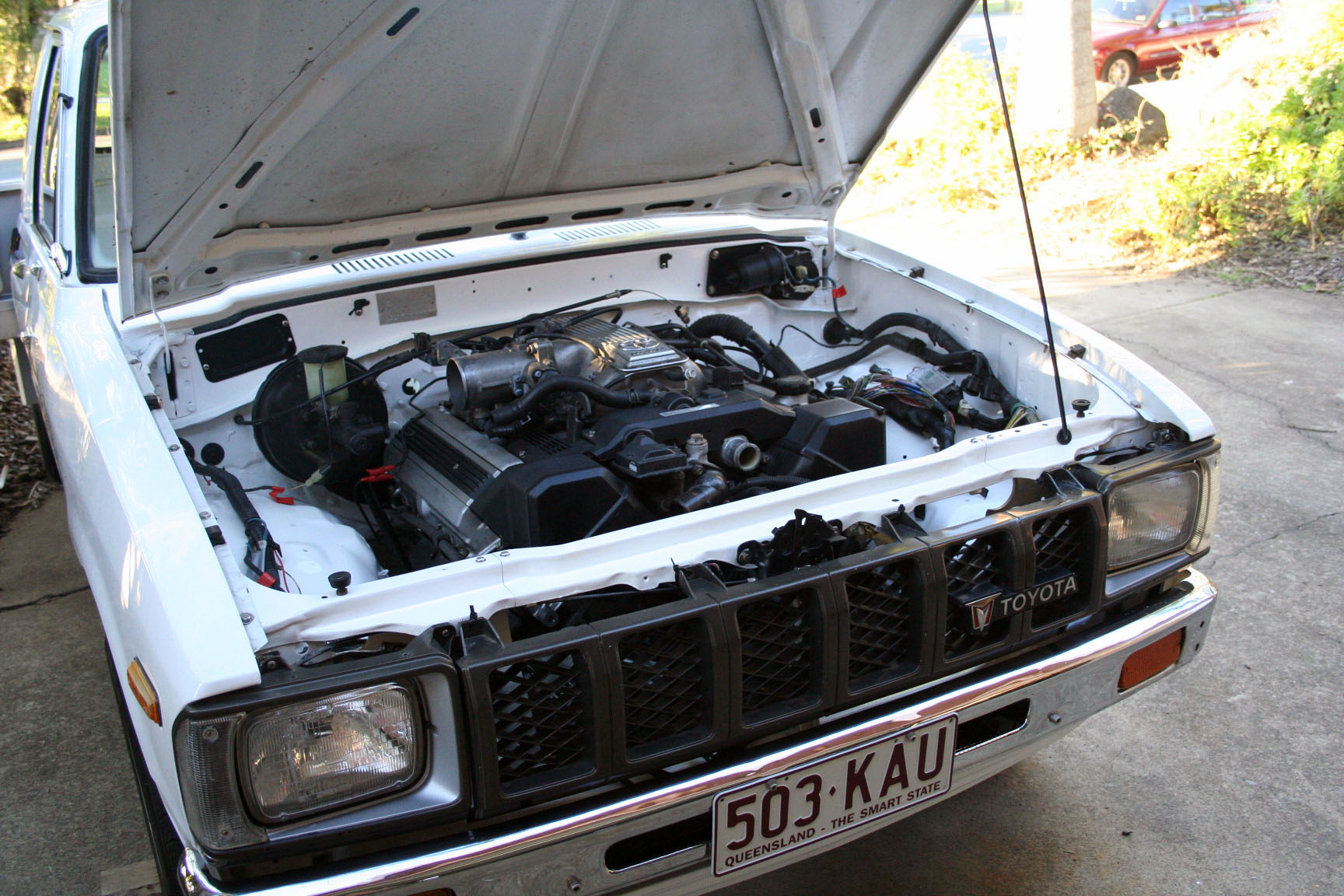 Andrew's 1981 Hilux (RN40) + 1UZ-FE - Retro JDM