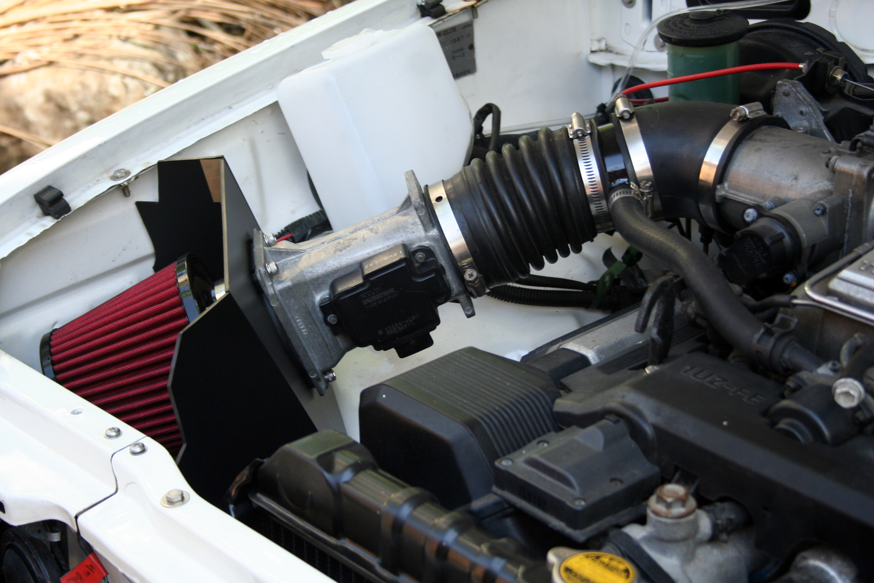 Andrew's 1981 Hilux (RN40) + 1UZ-FE - Retro JDM